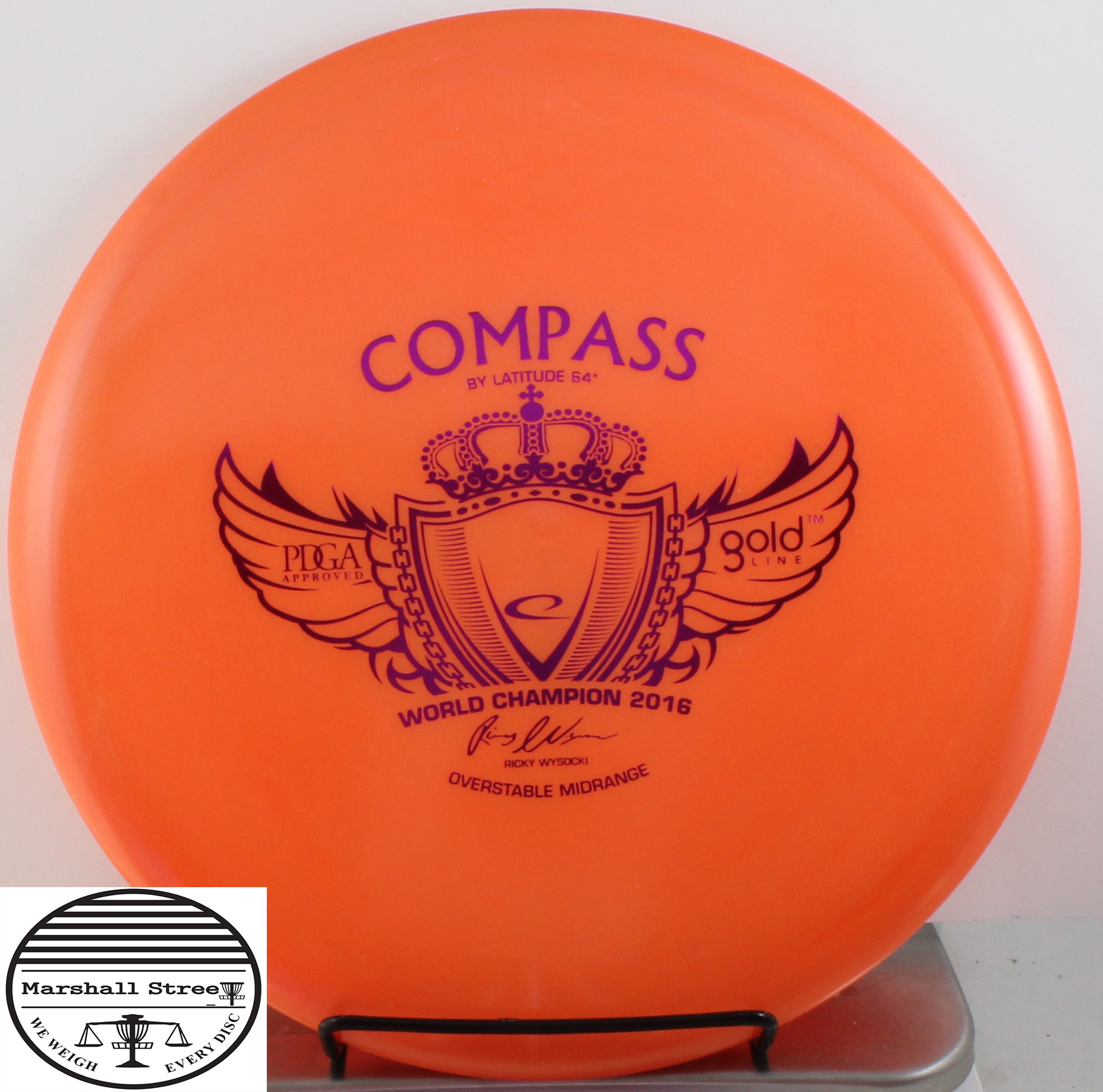 I think I picked up the wrong disc : r/discgolf